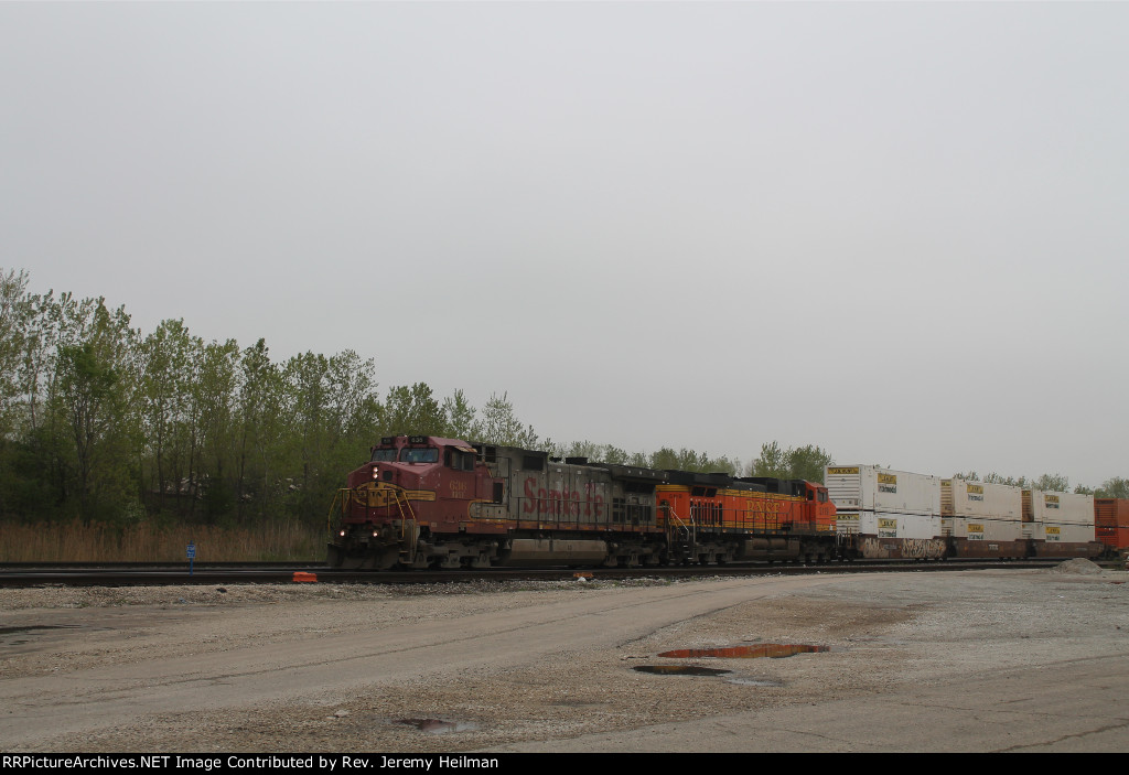 BNSF 636 & 5119 (1)
